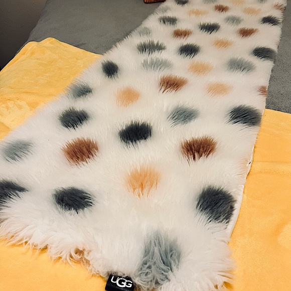 UGG | Bedding | Body Pillow By Ugg | Poshmark